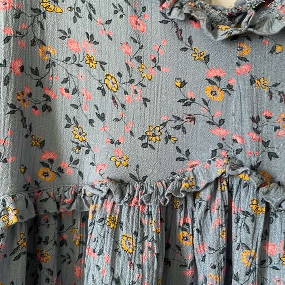 Tops | Floral Flowy Blouse | Poshmark